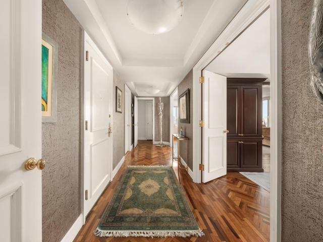 1049 Fifth Avenue, New York, NY