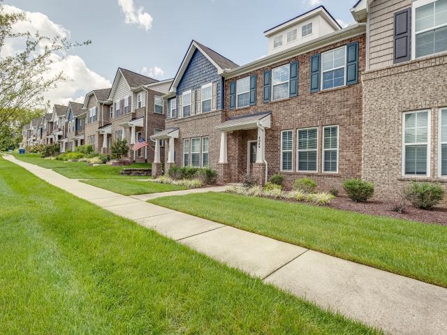 1049 Henley Pvt Ln
