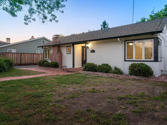 1049 Lucot Way