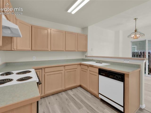 1049 Samuel Point