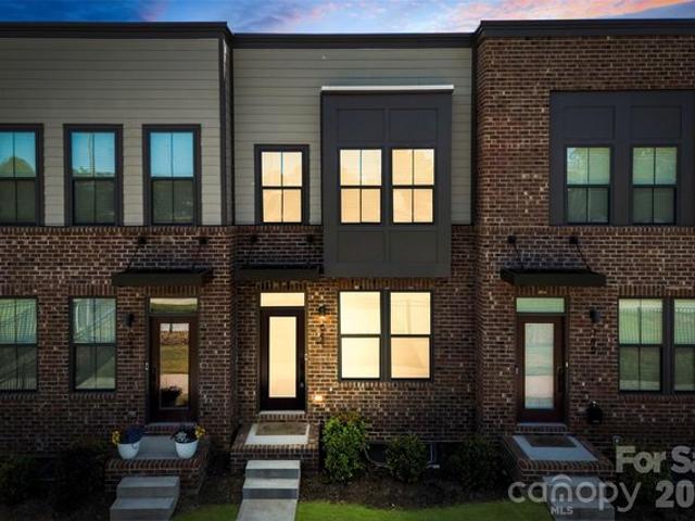 1049 Simcoe Ln, Charlotte, NC 28217