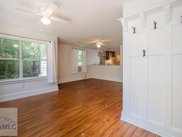 1049 South Coastal Highway