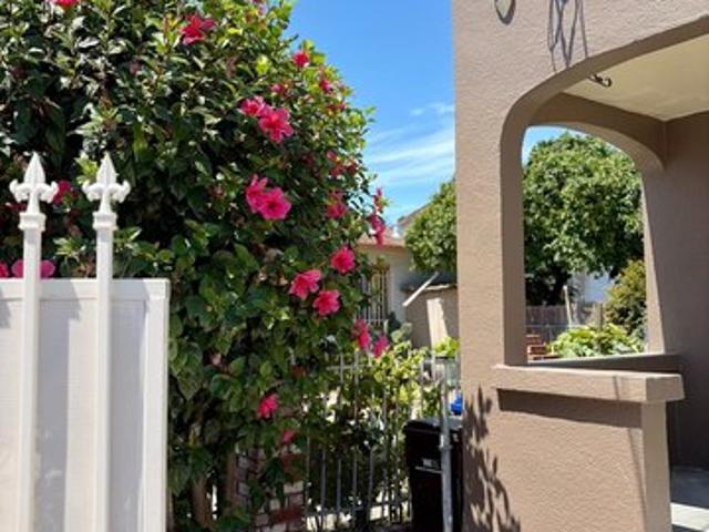 1049 th Ave, Oakland, CA 94603