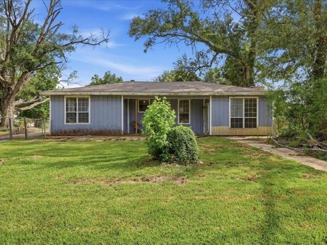 1049 Vincent, Bridge City, TX 77611