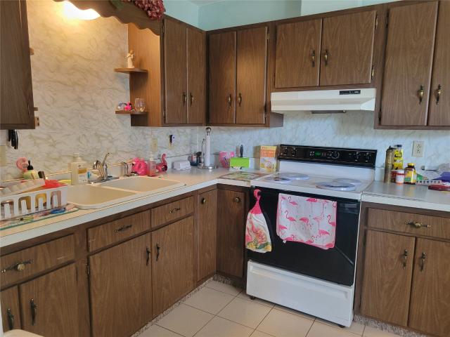1049 W 39TH. Street