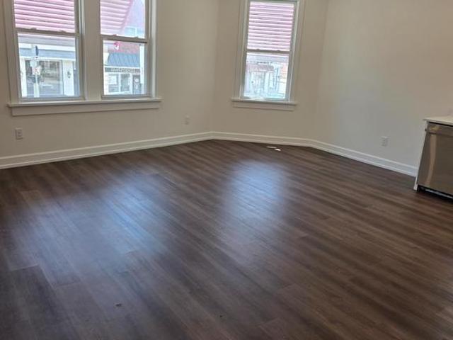 1049 W Lancaster Avenue # 2