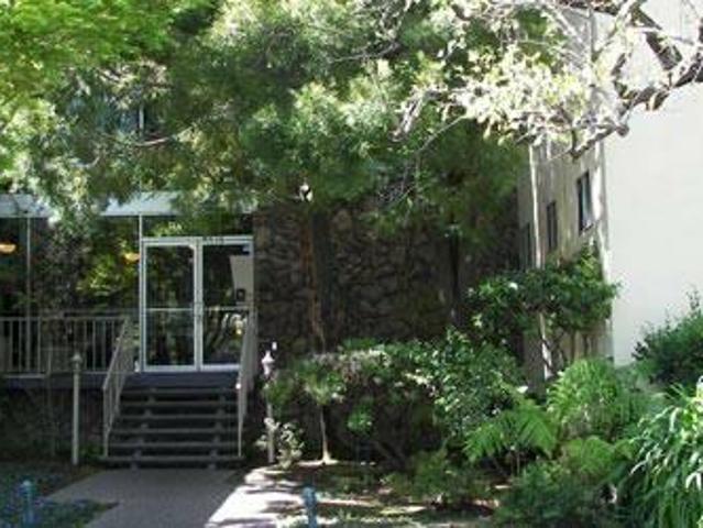 $1049 / 1br 1073ft² Large 1 bed sublet in a 2 bd 1 bth
