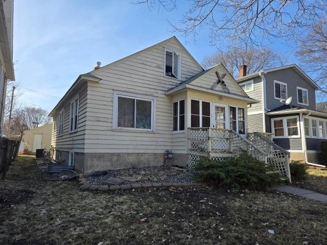 1049 23rd Ave SE, Minneapolis, MN 55414 | MLS #7047