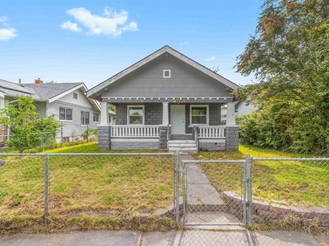 1049 8th St, Clarkston, WA 99403