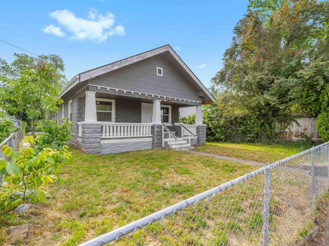 1049 8th Street