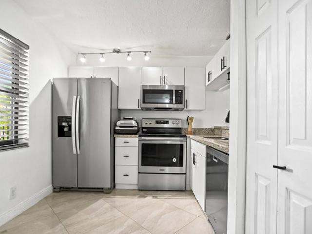 10401 W Broward Blvd Apt 209, Plantation, FL 33324