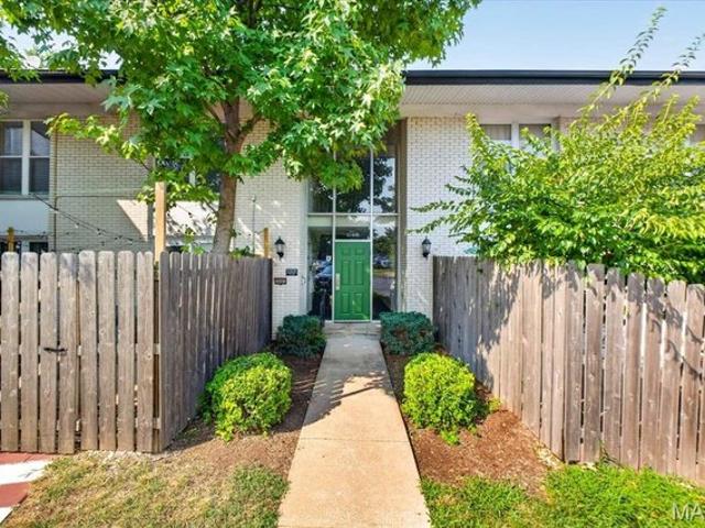 10401 Briarbend Dr Apt 9, Saint Louis, MO 63146