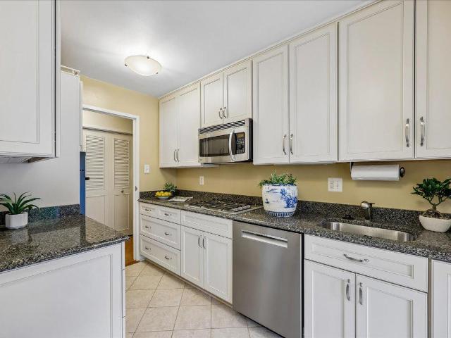 10401 Grosvenor Pl, Unit 501, Rockville, MD 20852 | MLS #MDMC2237