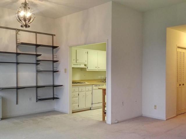 10401 Grosvenor Place # 1519