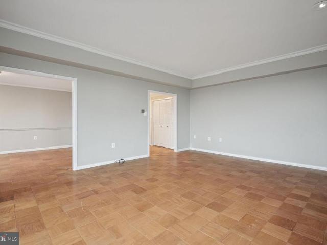 10401 Grosvenor Place # 1624
