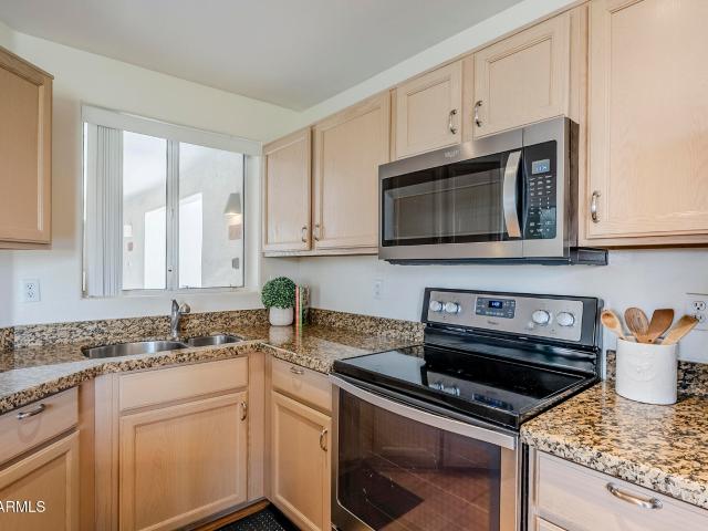 10401 N 52ND Street # 205