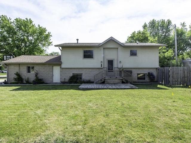 10404 th Ave, Salem Lakes, WI 53179