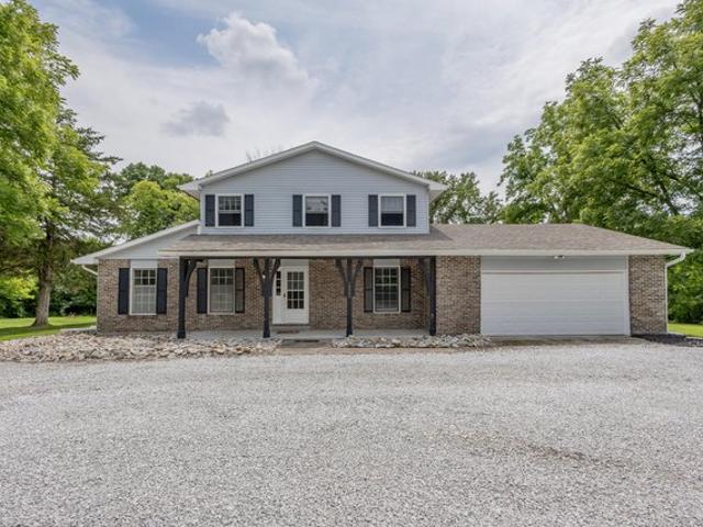 10404 W Kings Ln, Rocheport, MO 65279