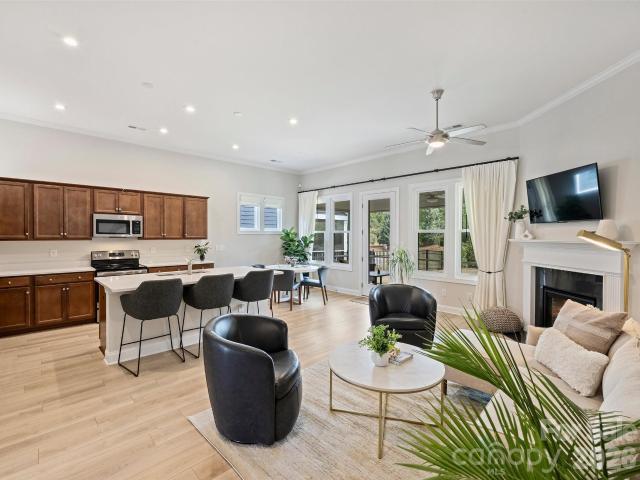 10404 Superb Ln, Charlotte, NC 28215 | Compass