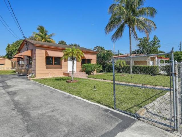 10406 25th Ave NW, Miami, FL 33147