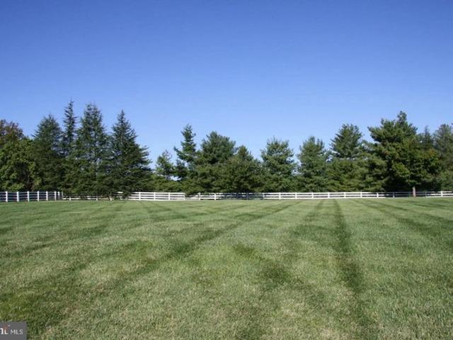 10409 Stapleford Hall Dr, Rockville, MD 20854