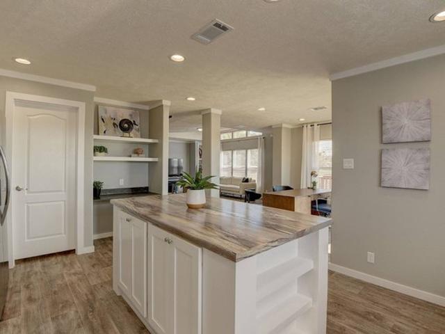 1040 Monarch Dr, Cleburne, TX 76033