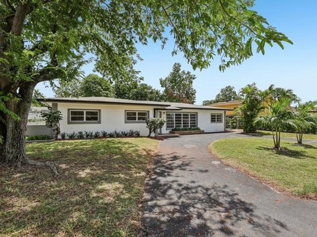 1040 NW 149th St, Miami, FL 33168