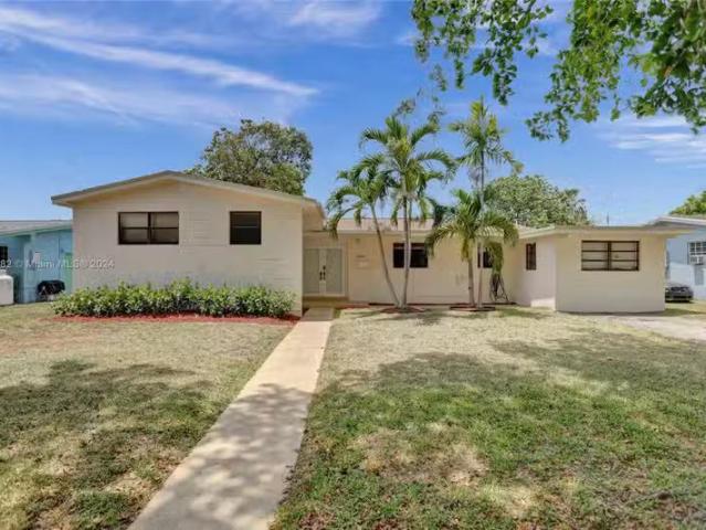 1040 NE 176TH ST, NORTH MIAMI BEACH, FL 33162 Single Family Re.