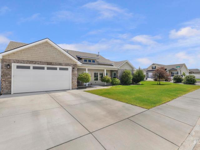 1040 Blueridge Dr