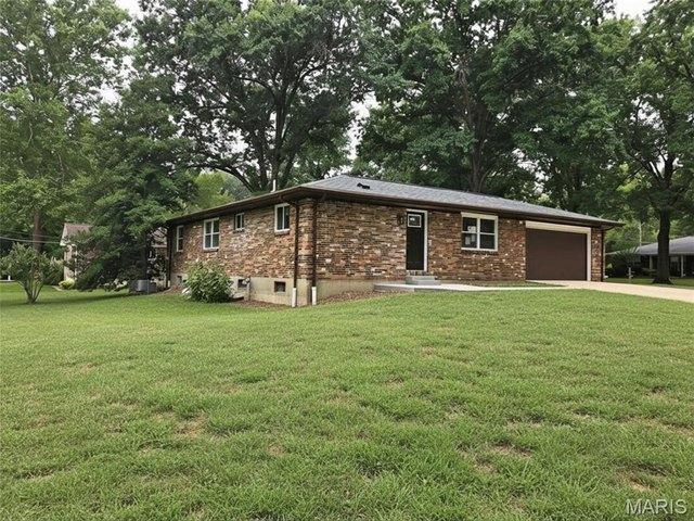 1040 Bridgeport Dr, Ellisville, MO 63011
