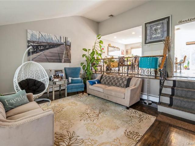 1040 Cedarhurst St, Valley Stream, NY 11581 | MLS #993571