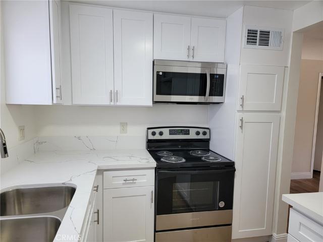 1040 Central 21