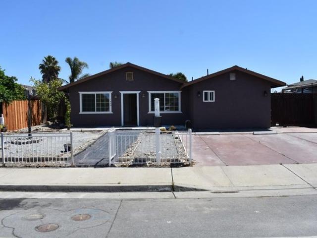 1040 Central Ave, Hollister, CA 95023