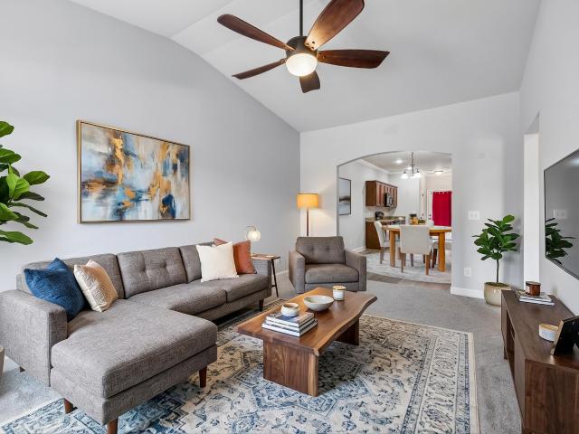 1040 Charlie Daniels Pkwy # 136