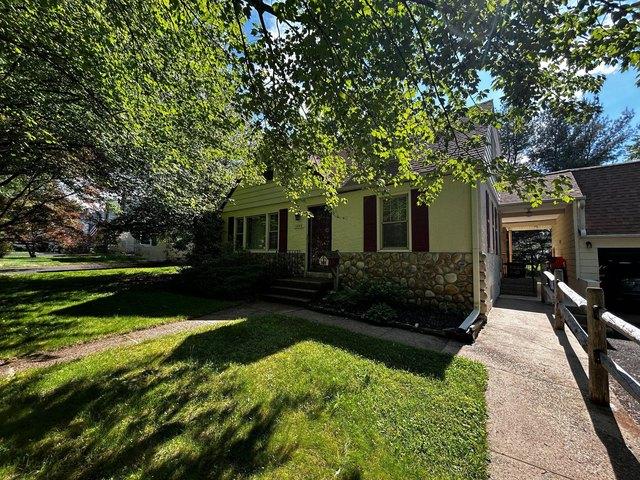 1040 Cherry Ln, Southampton, PA 18966