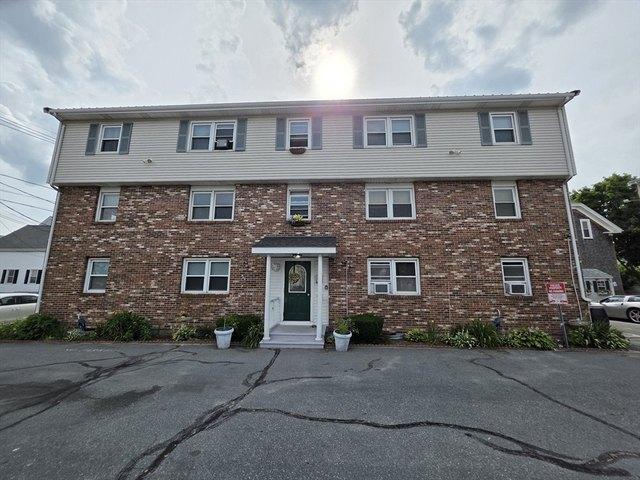 1040 Cove Rd Apt 4, New Bedford, MA 02744