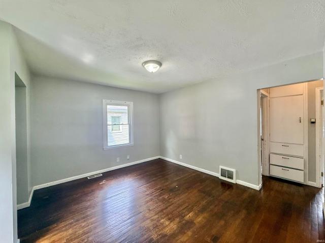 1040 Covert Avenue