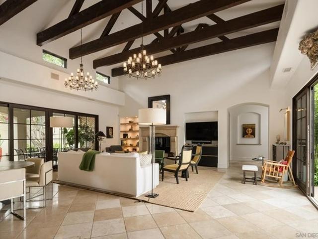 1040 Crest Dr, Encinitas, CA 92024