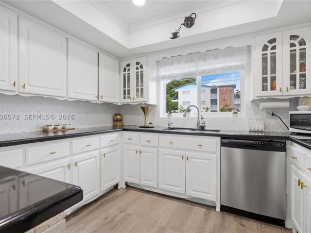 1040 Crystal Lake Dr Apt 3, Deerfield Beach, FL 33064