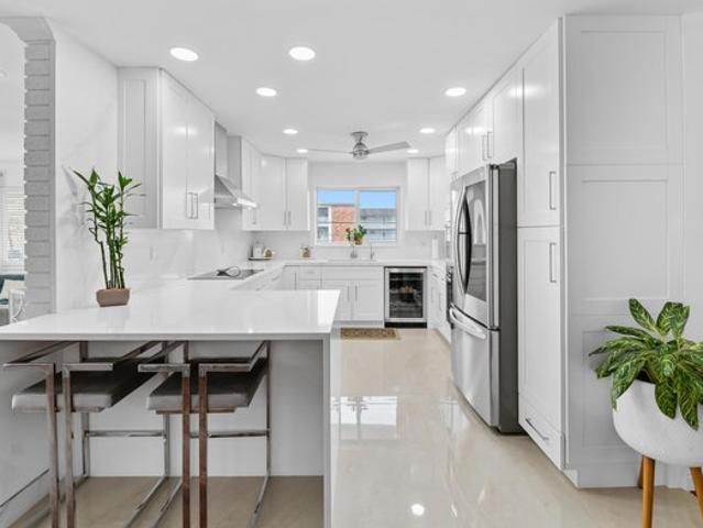 1040 Crystal Lake Dr Apt 4, Deerfield Beach, FL 33064