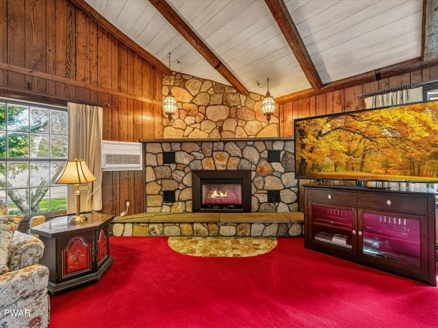 1040 Delaware Drive