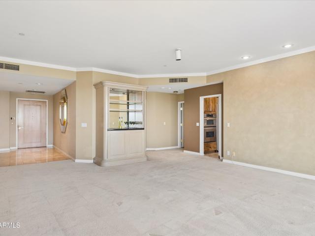 1040 e osborn road # 803