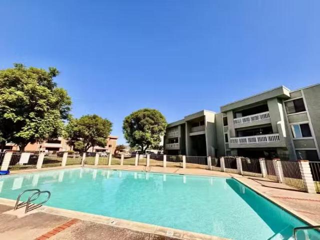 1040 E WASHINGTON AVE UNIT 33, ESCONDIDO, CA 92025