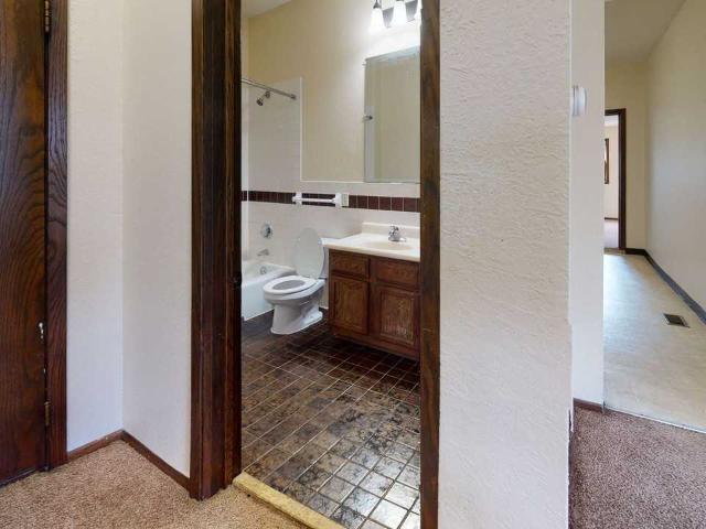1040 Front Ave 3 Bedroom Apartment for Rent at 1040 Front Ave, St. Paul, MN 55103 South Como