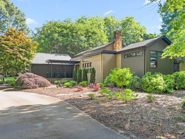 1040 Glenview Ln, Burlington, NC 27215