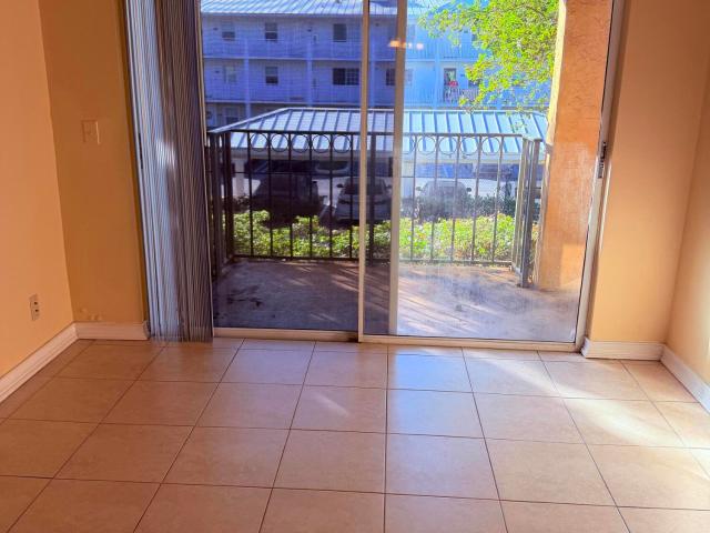 1040 Lake Shore Dr, Unit 204, Lake Park, FL 33403 | MLS #R11157
