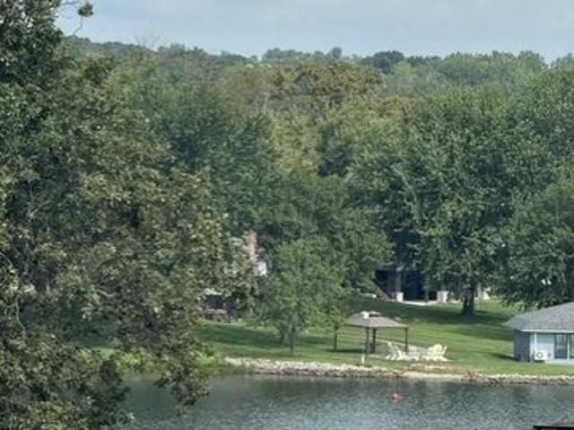 1040 Lake Viking Ter, Altamont, MO 64620