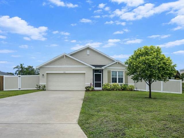 1040 SW Canary Ter, Port Saint Lucie, FL 34953