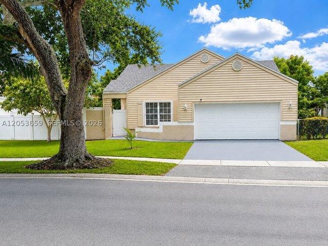 1040 SW 85th Ter, Pembroke Pines, FL 33025