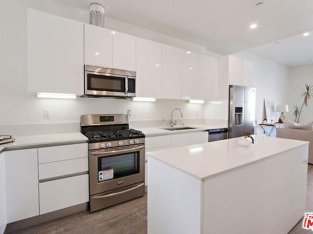 1040 S Mariposa Avenue F101